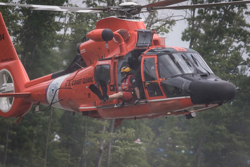 USCG Set to Extend Life of Aging Dolphin Helicopter Fleet ...
