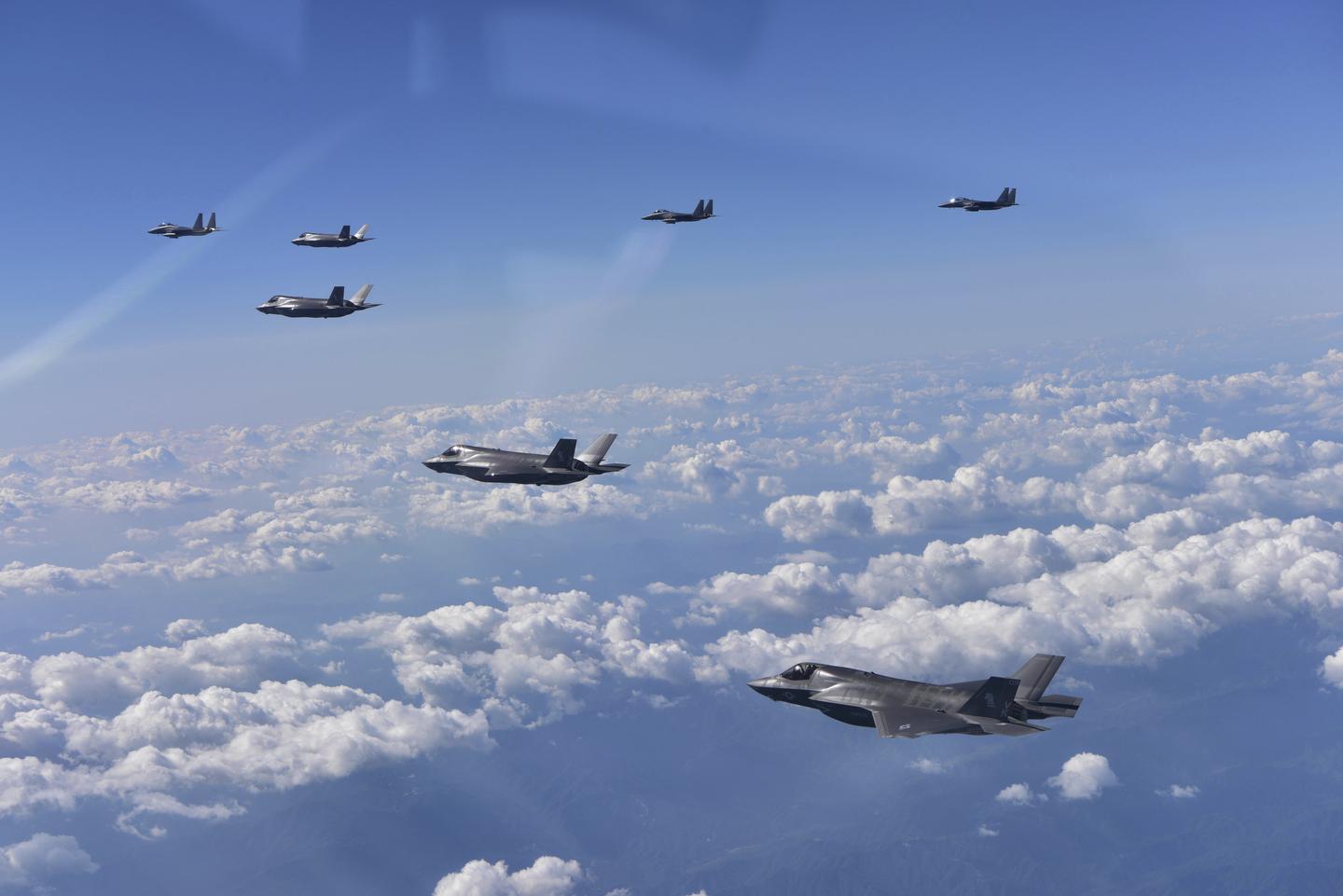 Air Force Brings AI to Major Air-Warfare Combat Platforms ...
