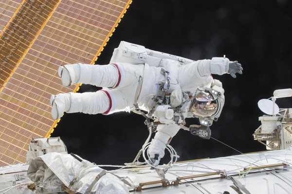 What Health Hazards Do Astronauts Face in Deep Space? | RealClearScience