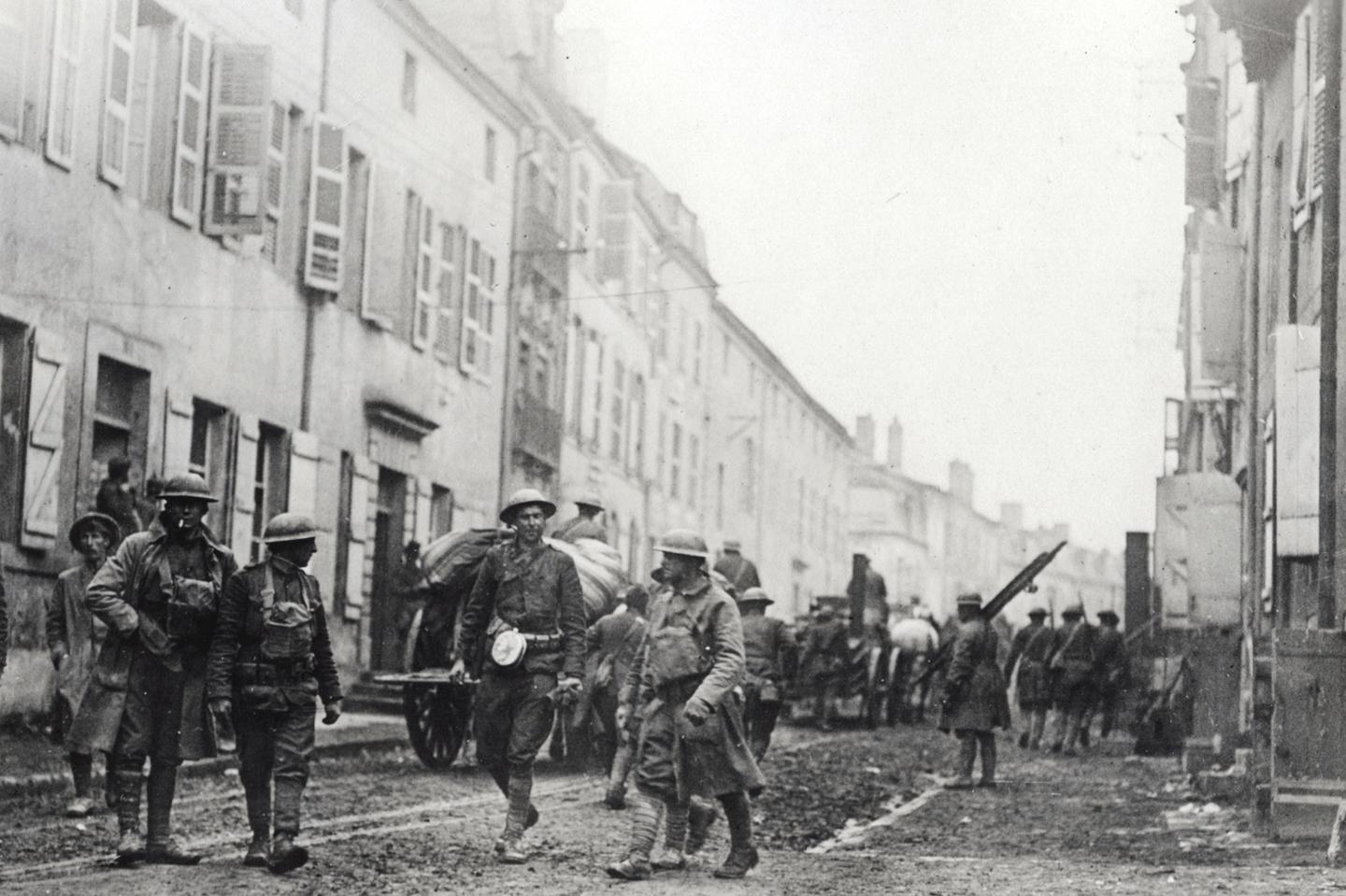 Battlefield Photos Provide Ammunition for WWI Drawings | RealClearHistory