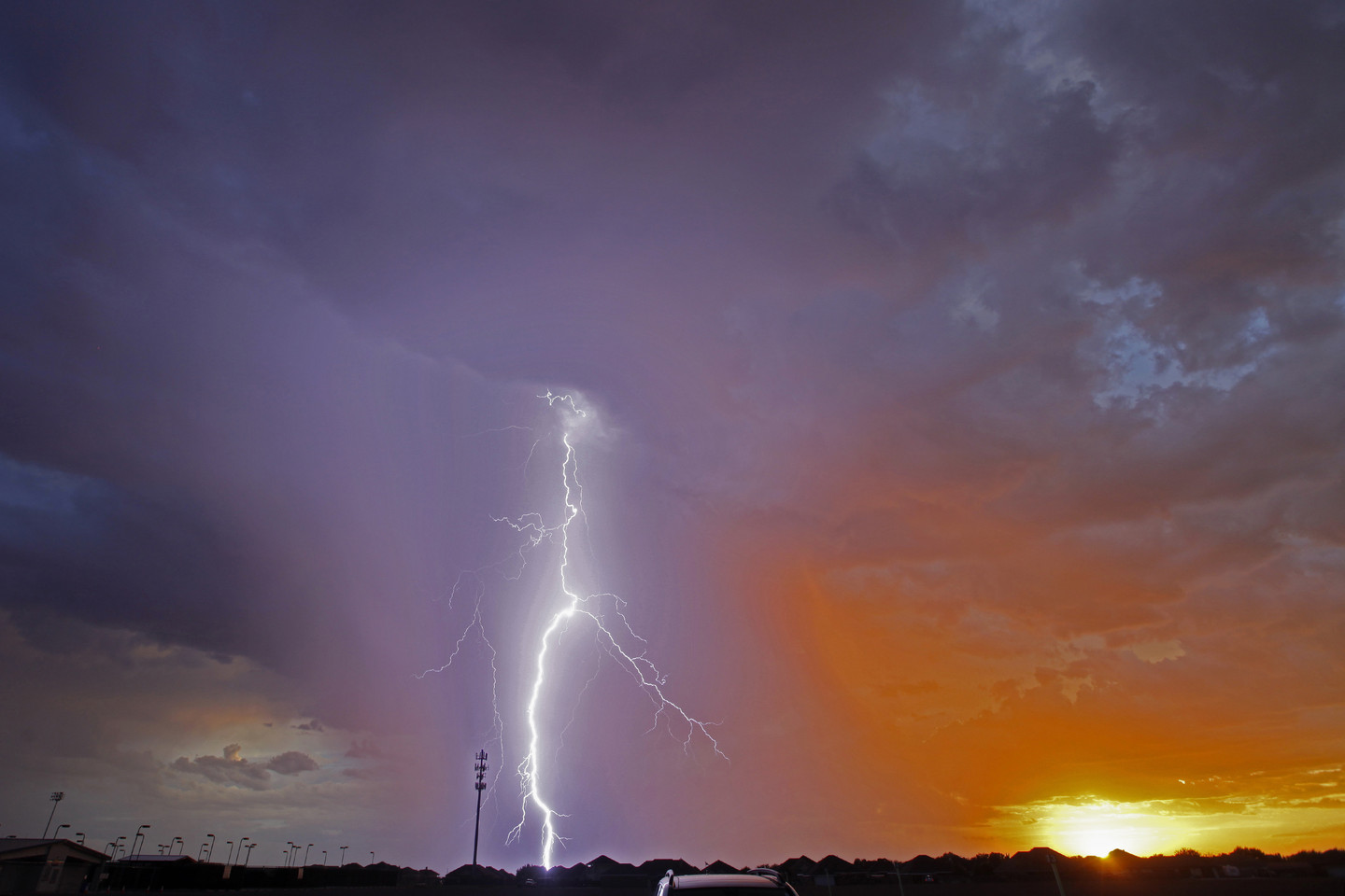 Are Straight Bolts of Lightning a Sign of Dark Matter? | RealClearScience