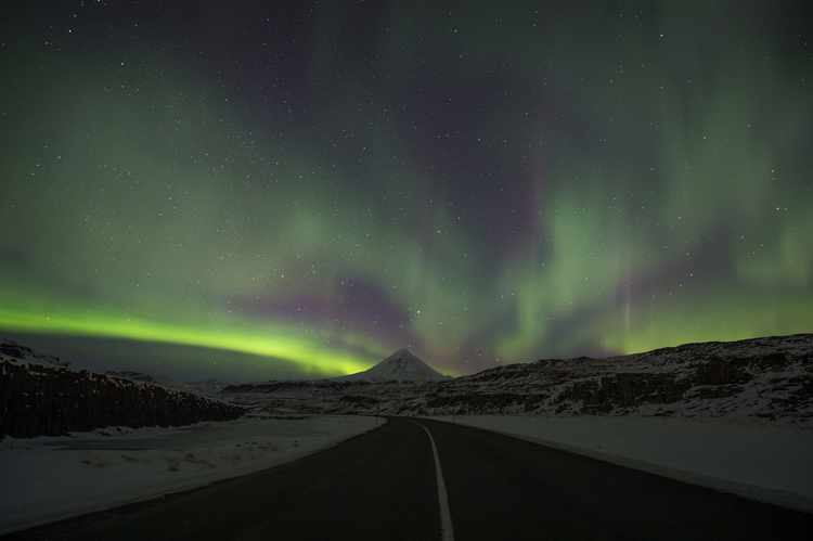 Earth's Shifting Magnetic North Pole Could Move the Northern Lights ...