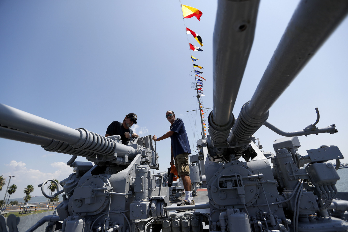 Naval Warships, Faced With Steep Maintenance Costs, Fight to Survive ...