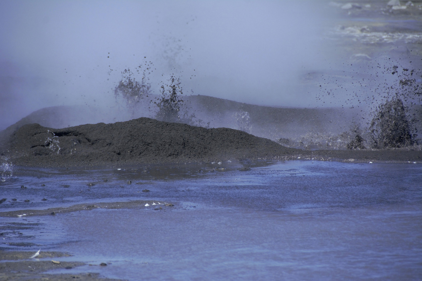Underwater Volcano Creates Bubbles a Quarter-Mile Across | RealClearScience