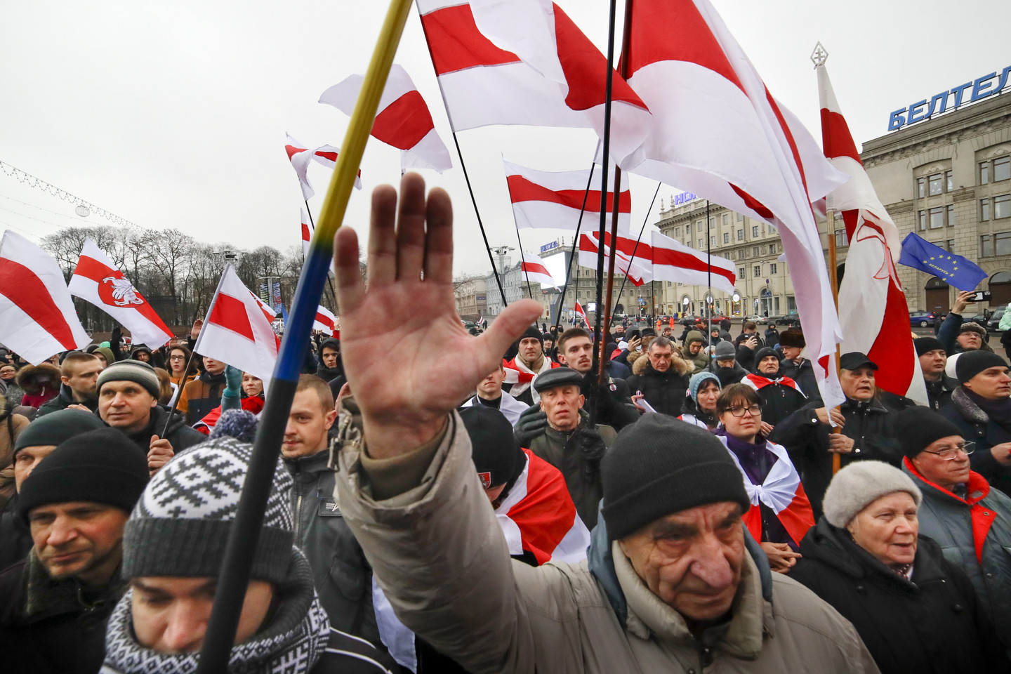 Allies Fear Russia Will Annex Belarus to Save Putin’s Life ...