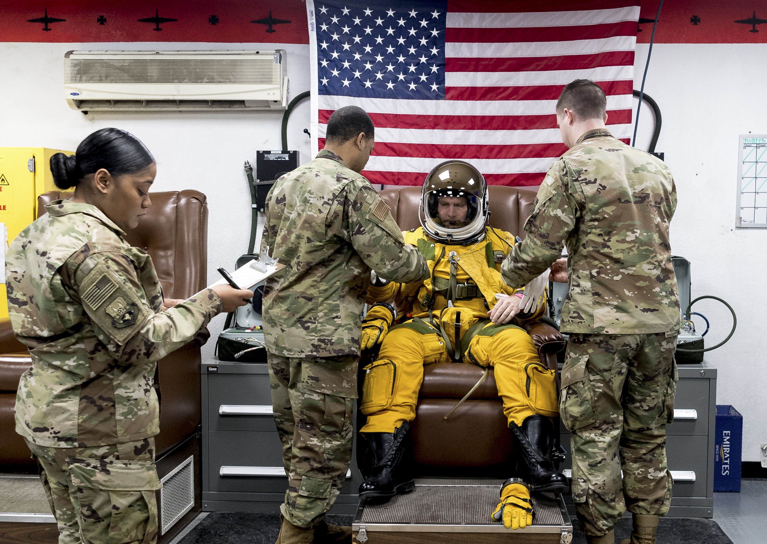 The U-2’s ‘Moon Suit’ Is Almost As Impressive as the Plane Itself ...