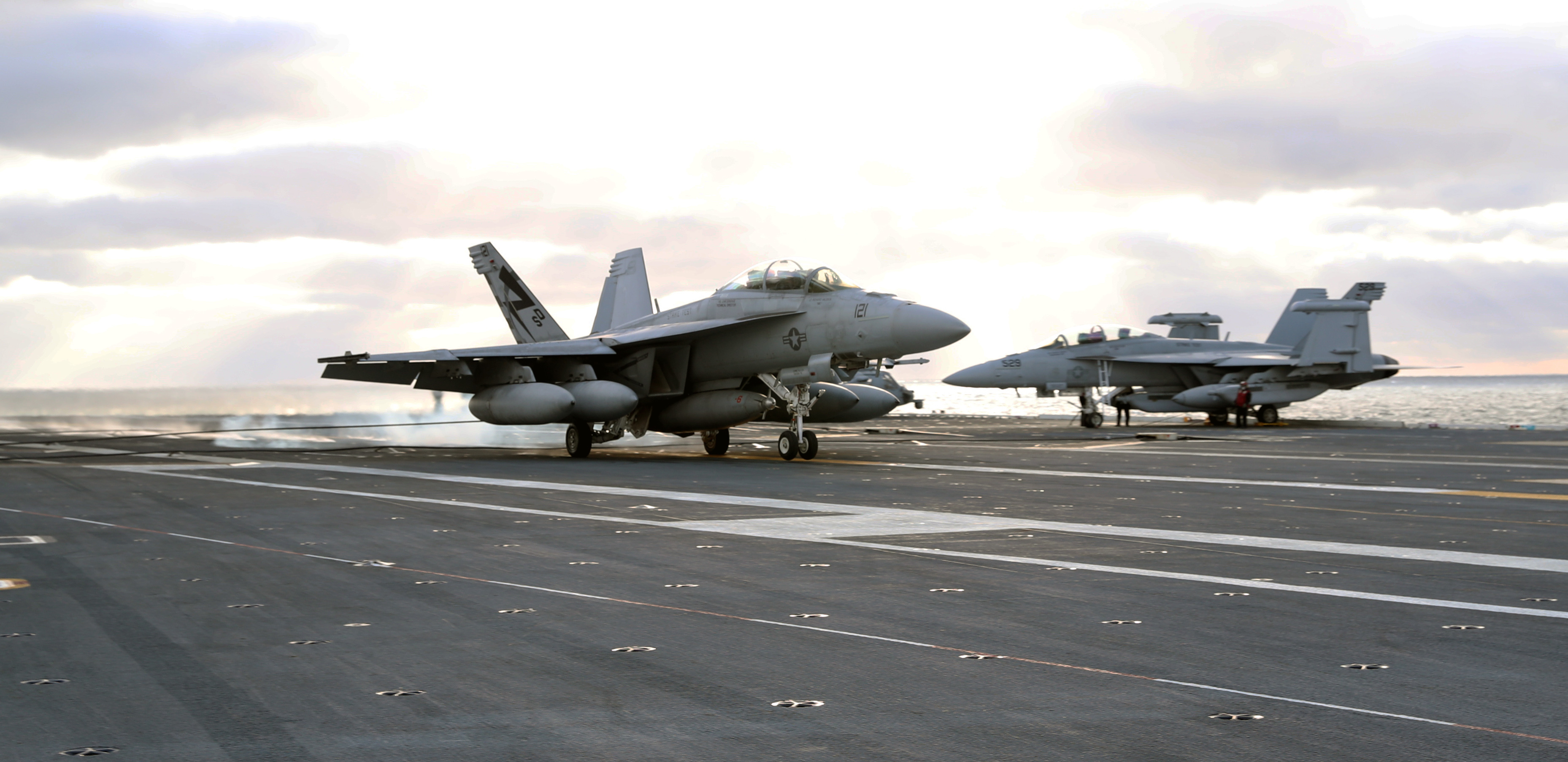Fighter Fuel Range Is the Biggest Threat to America’s Navy ...