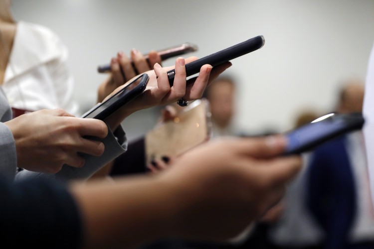 How Haidt Won Fight Against Smartphones in Schools | RealClearPolitics