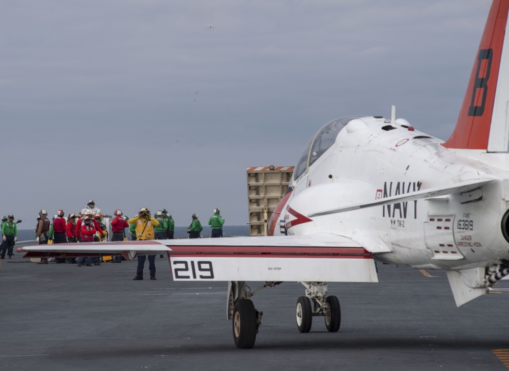 Pilots Complete Carrier Qualifications Aboard USS Gerald R. Ford ...