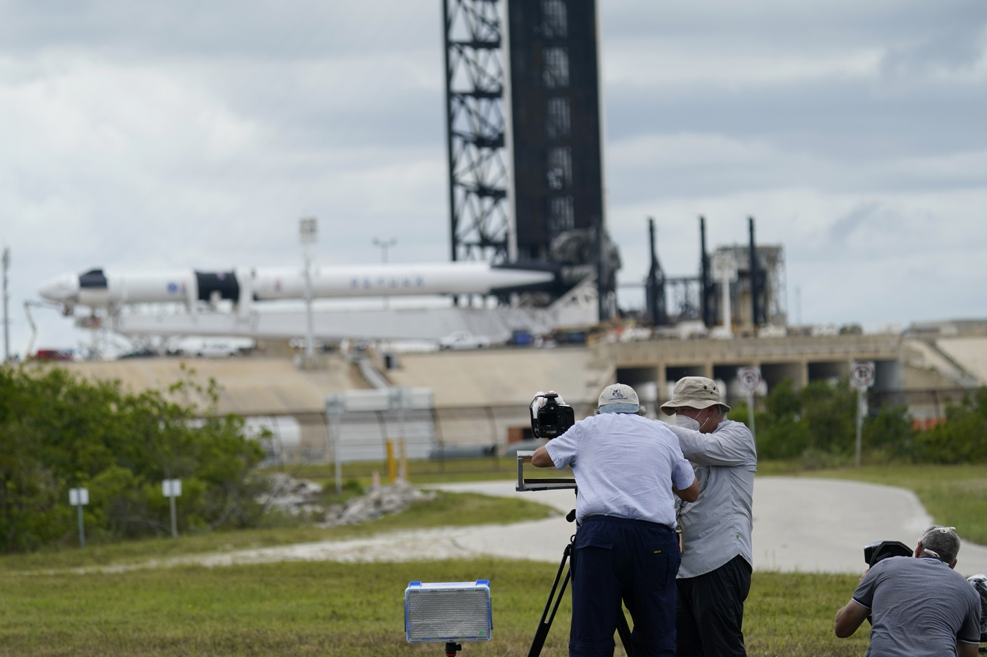 Watch: SpaceX Launches NASA Astronauts to the ISS | Video ...