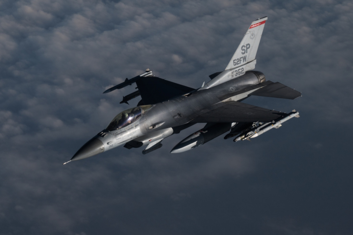 F-16 Nose-Down Landing In Hawaii Is The Third In Just A Month ...