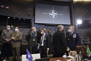 NATO’s Defence and Security Sector Reform Challenges in Ukraine ...