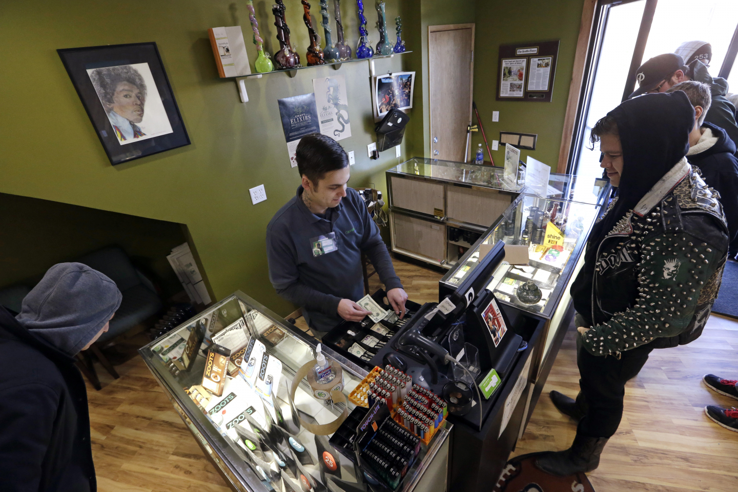 Lawmakers Can Save Lives by Passing the SAFE Banking Act | RealClearPolicy