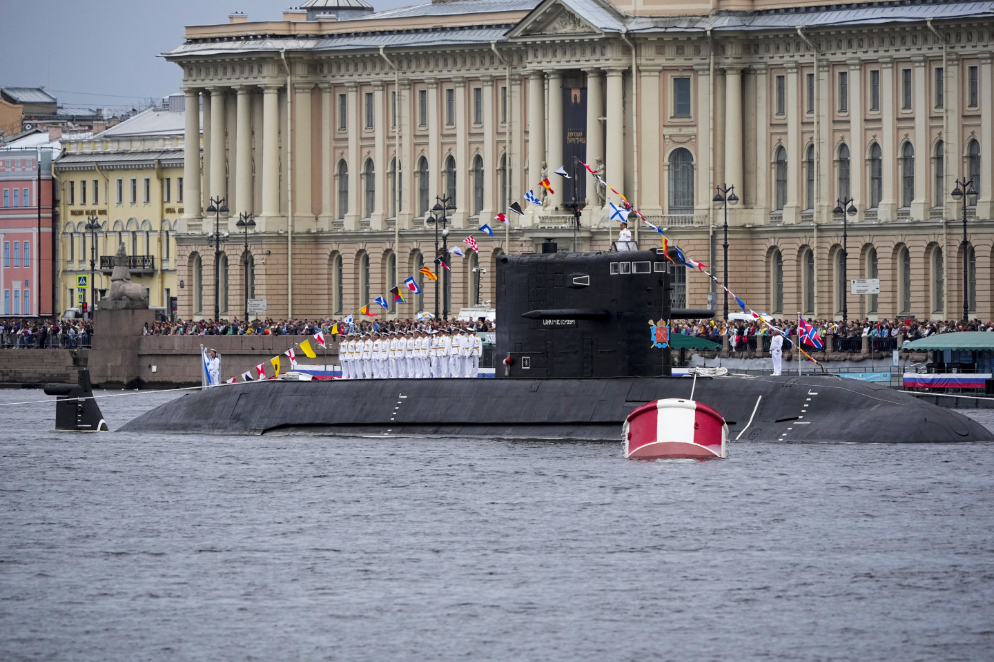 Russia Now Uses Submarines to Patrol Black Sea Following Naval Losses ...