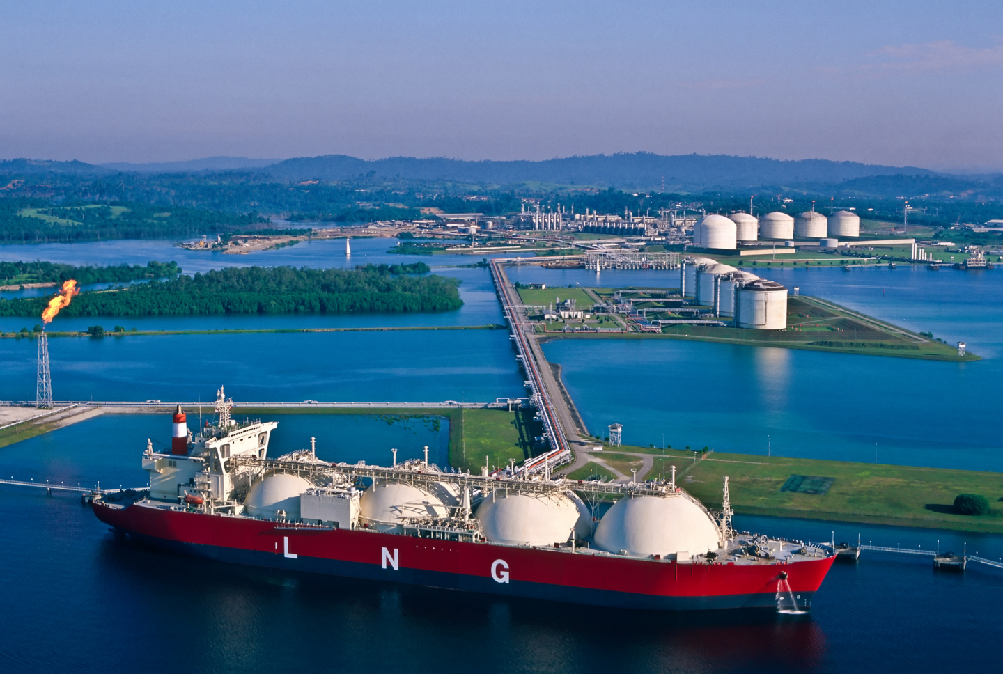 U.S. Keeps Its LNG Exports Crown Even as Luster Fades | RealClearEnergy