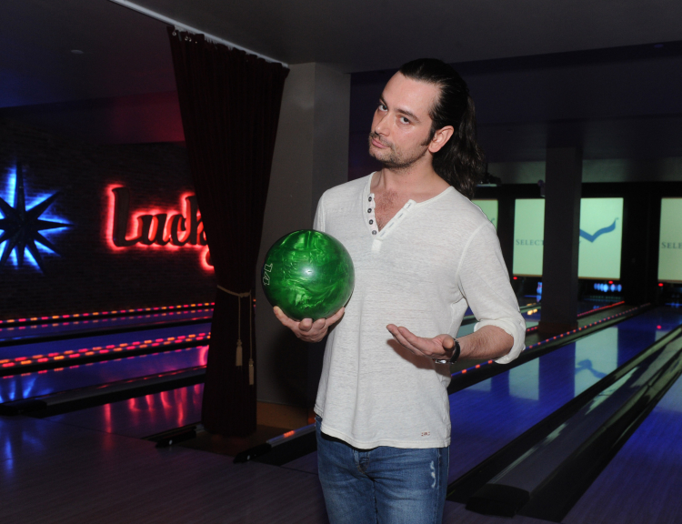 Who in America Is Bowling Alone? | RealClearPolitics
