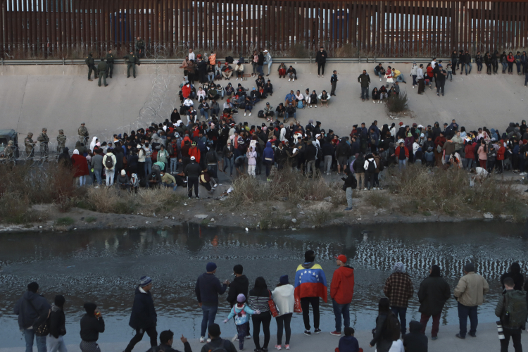 Biden's Open Border Will Cost Democrats in 2024 | RealClearPolitics