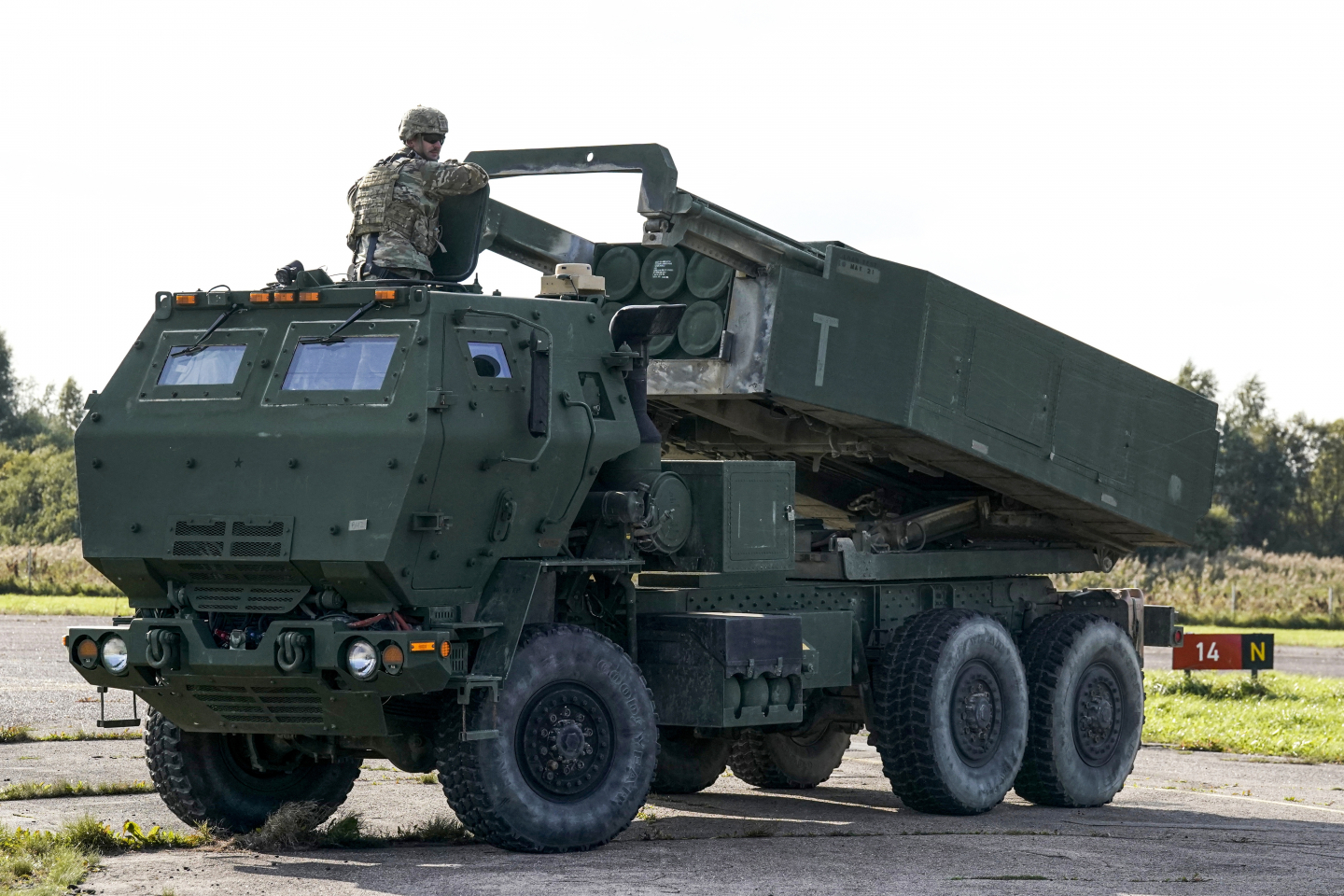 Lockheed Martin Doubles HIMARS Rocket Launcher Production ...