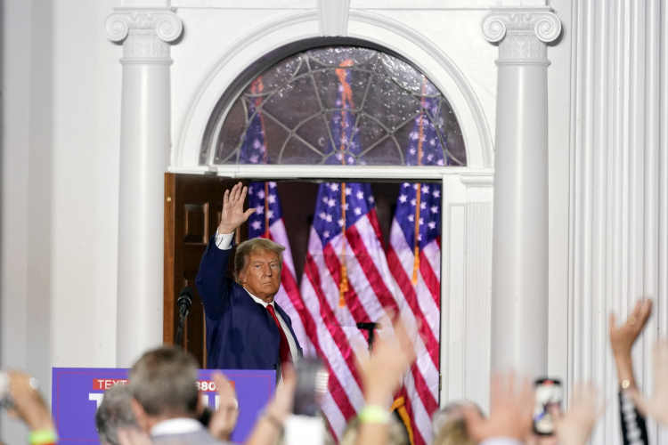 Trump's Top-Secret Trophies | RealClearPolitics