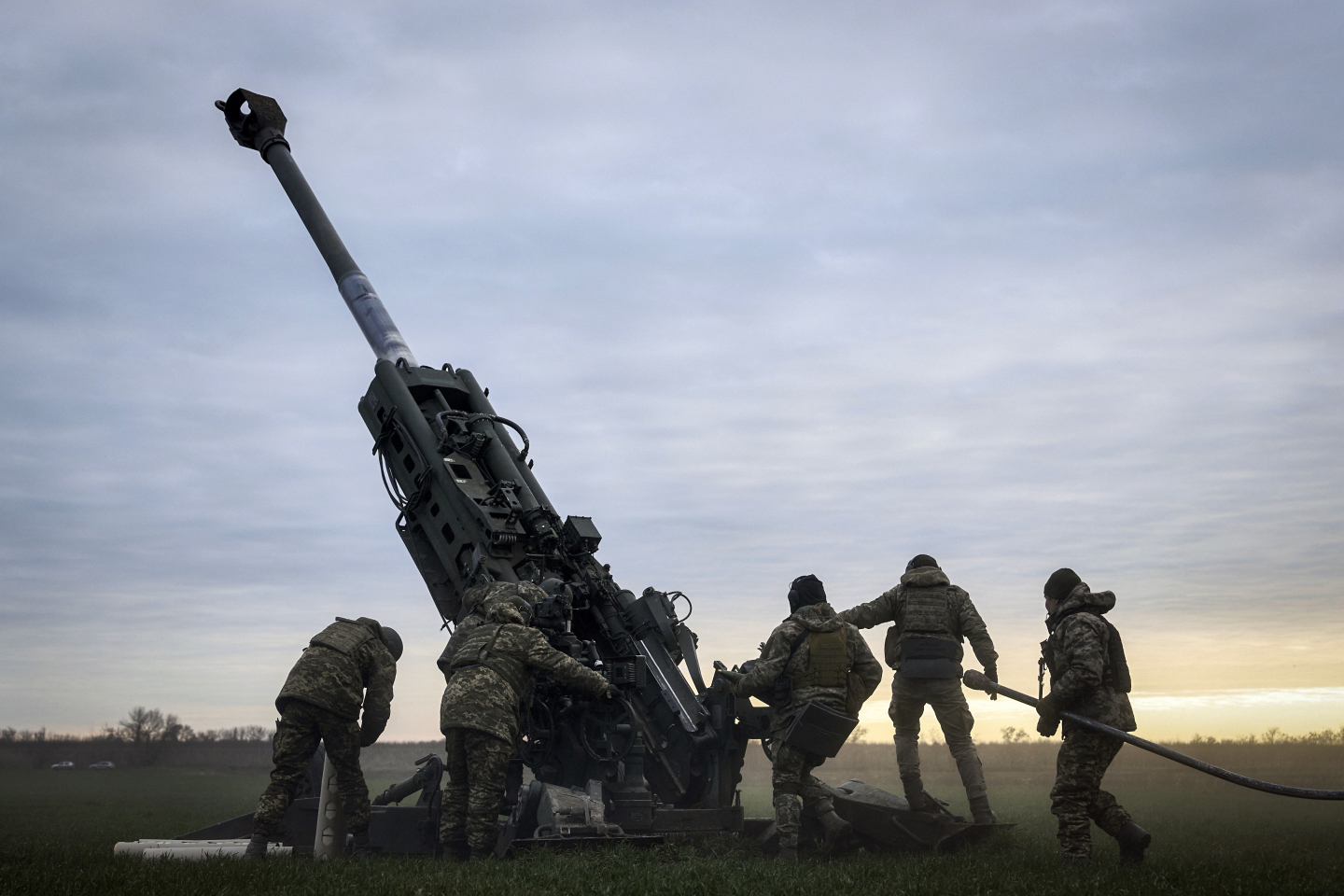 Army Putting Popular Howitzer Back Into Production | RealClearDefense