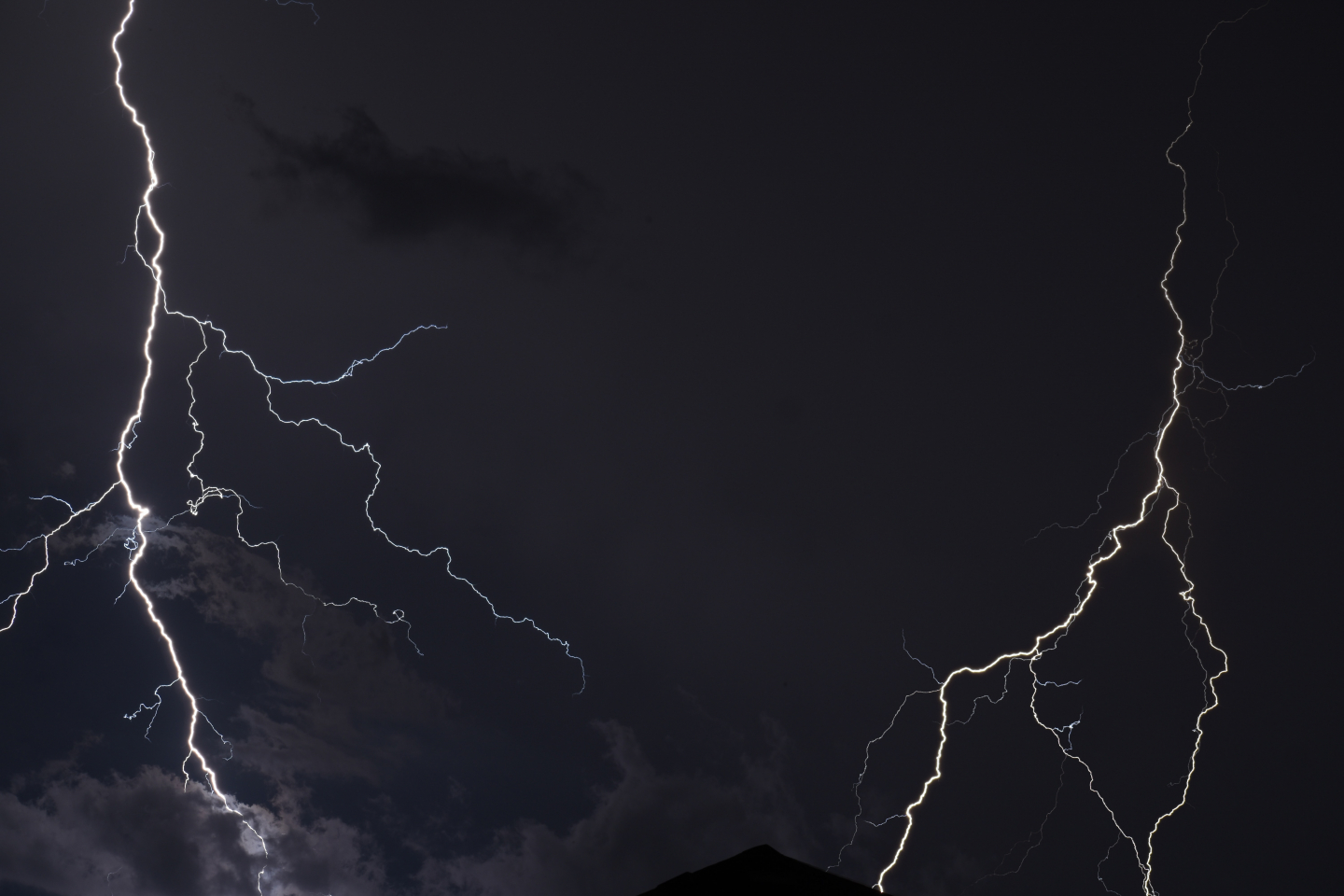 The Scientists Who Turned Humid Air Into Power | RealClearScience