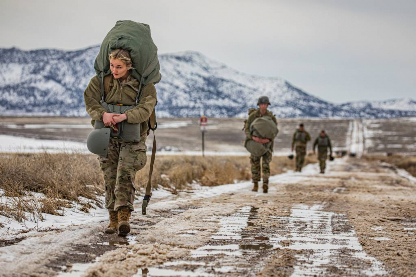 Women in Army SOF Resorted to Buying Their Own Armor, Study Finds ...