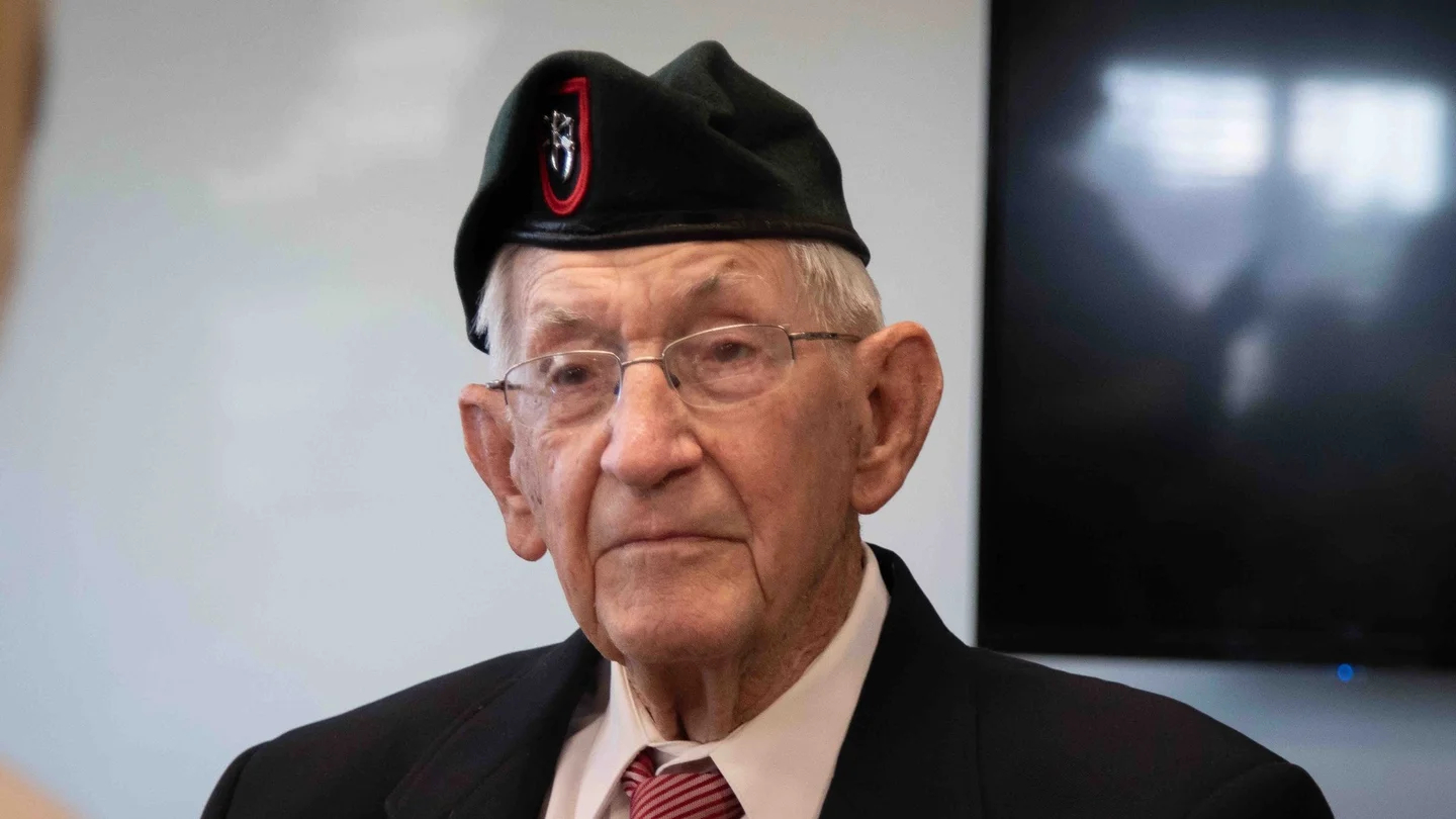 World War II OSS Veteran, 100, Earns Special Forces Tab | RealClearDefense
