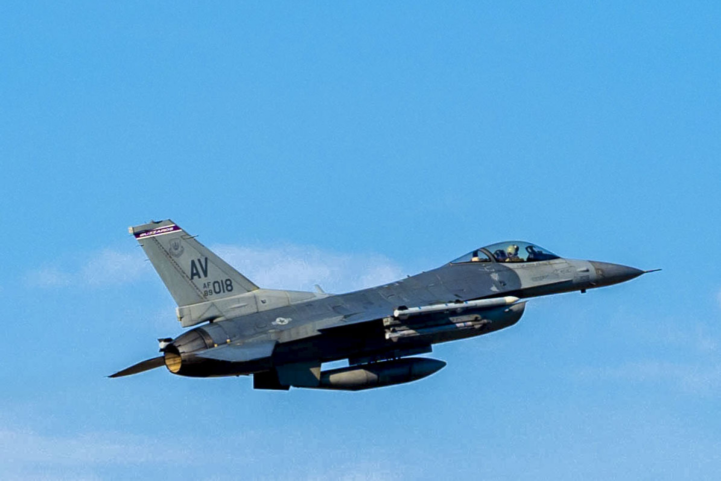 Ukrainian Pilots Are Training To Fly F-16s. Here’s What We Know ...