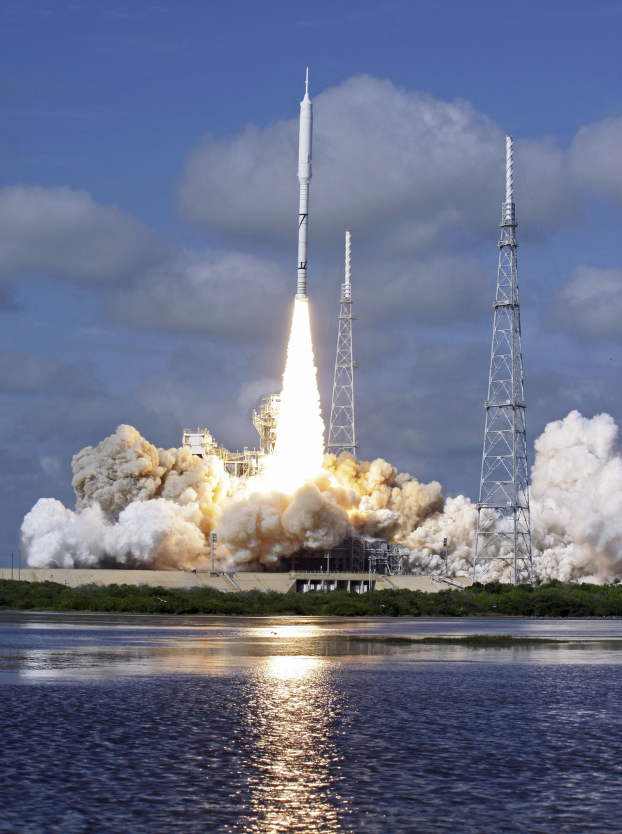 NASA Faces a Quandary With Its Lunar Cargo Program | RealClearScience