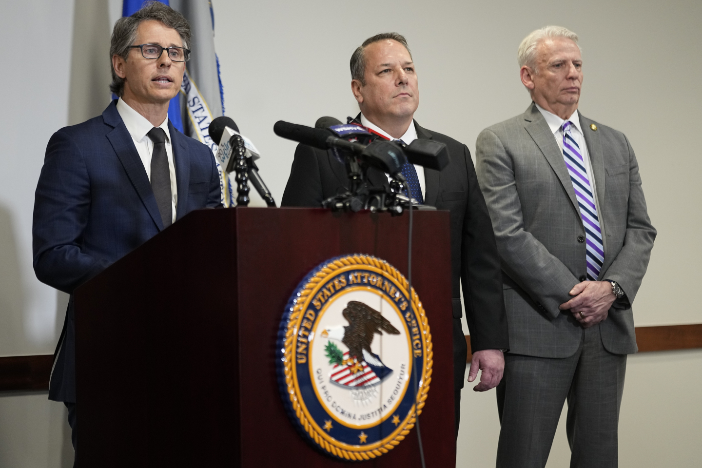 Army Intelligence Analyst Charged With Selling Secrets to China ...