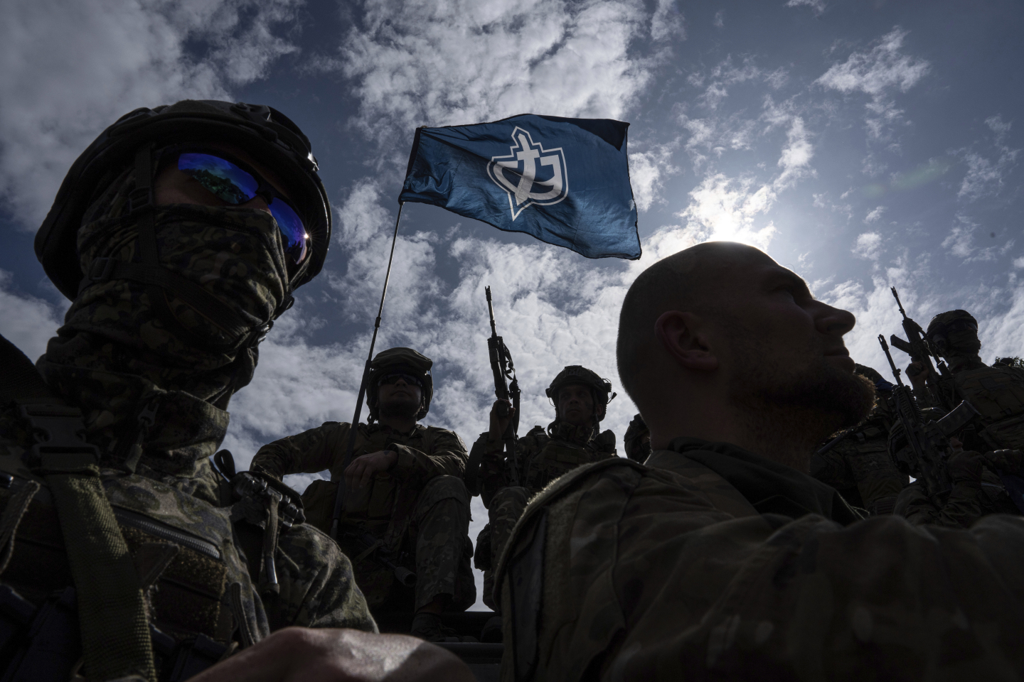 Putin Defectors Vow To 'Liberate Russia' As Tanks Roll in From Ukraine ...