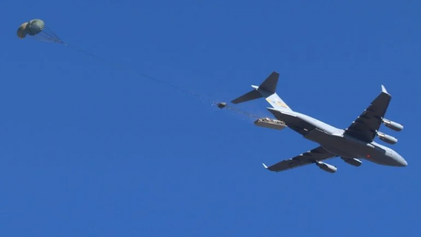 U.S. Army Concludes Final Airdrop Test of Oshkosh’s FMTV A2 LVAD ...