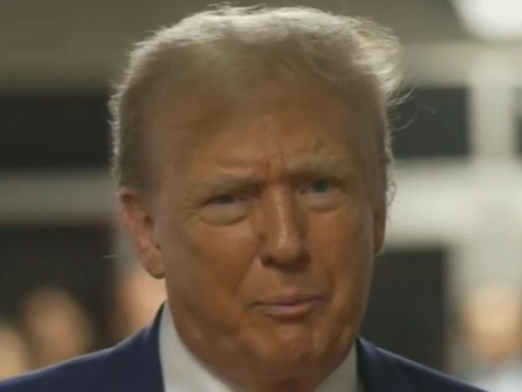 Trump: Taylor Swift Is "Unusually Beautiful," "She Probably Doesn't ...