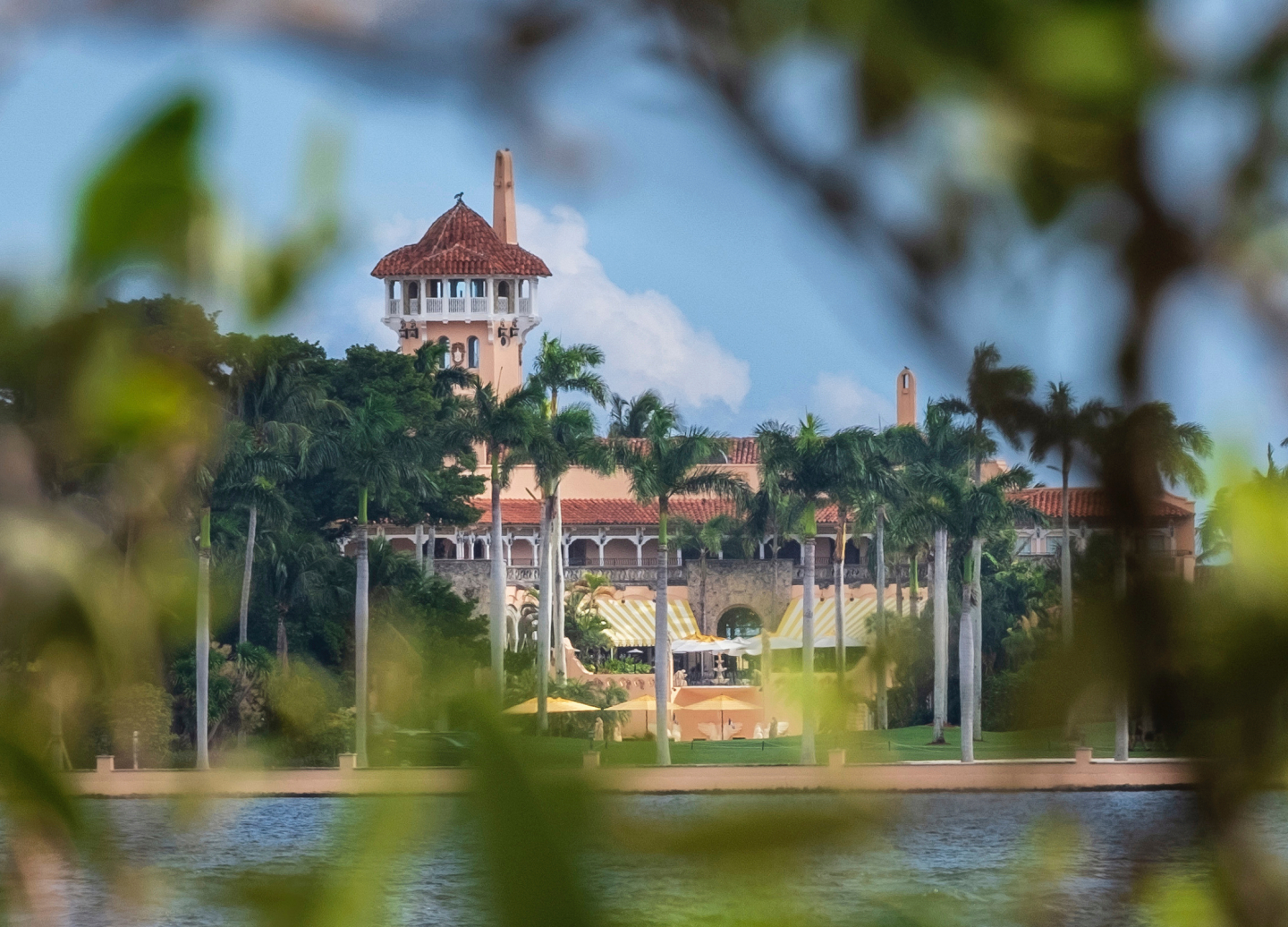 Investigative Issues: The Bitter Personal Battle of Top FBI and DOJ ...