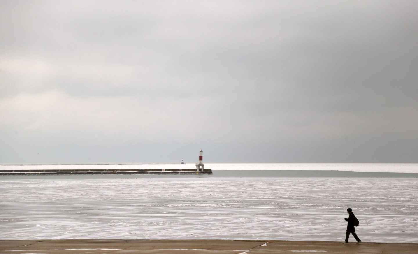 Scientists See 40 Huge Craters at the Bottom of Lake Michigan ...