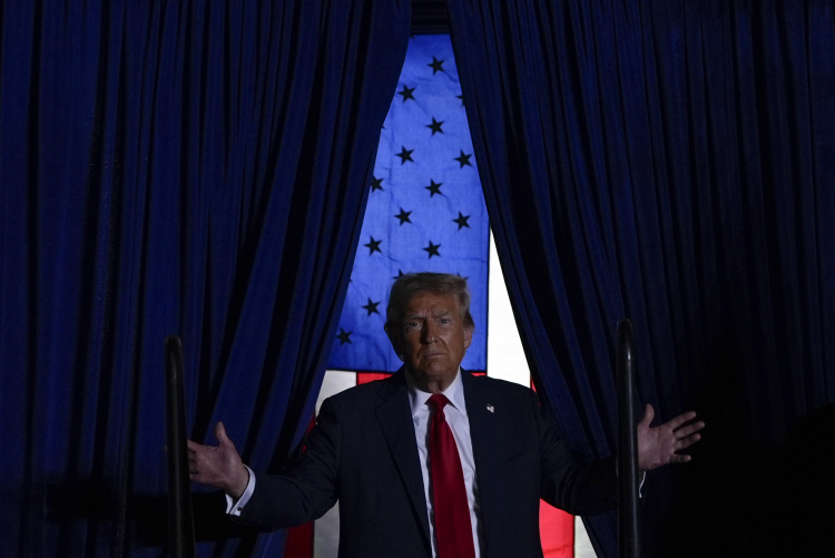 Watch Live: Donald Trump Press Conference At Mar-a-Lago | Video ...