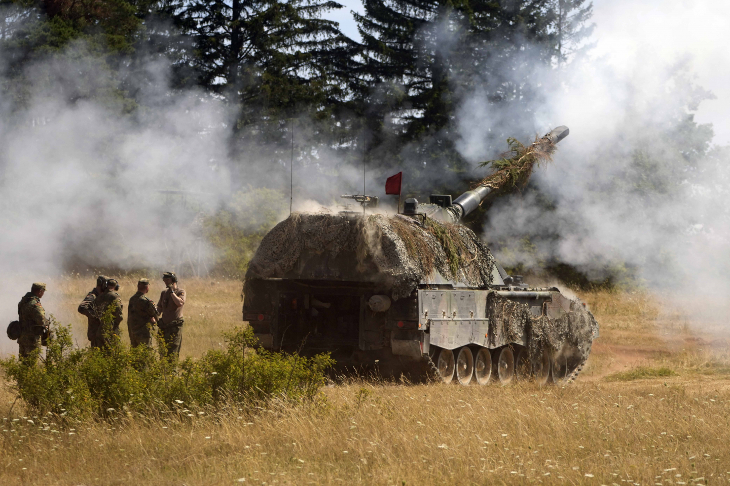 Swedish Army, NATO. Archer self-propelled howitzers during military ...