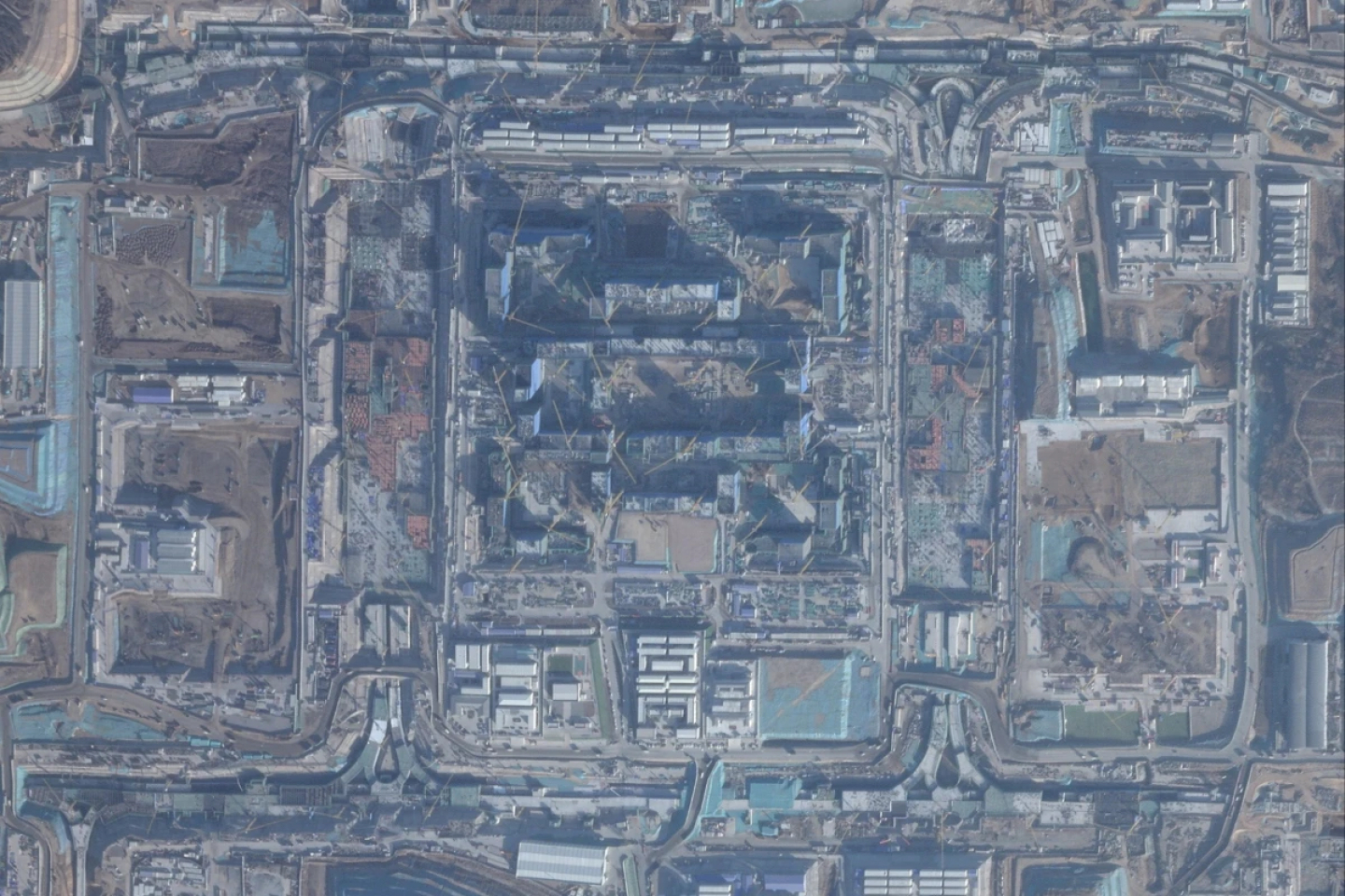 China Builds Huge Wartime Military Command Centre in Beijing ...