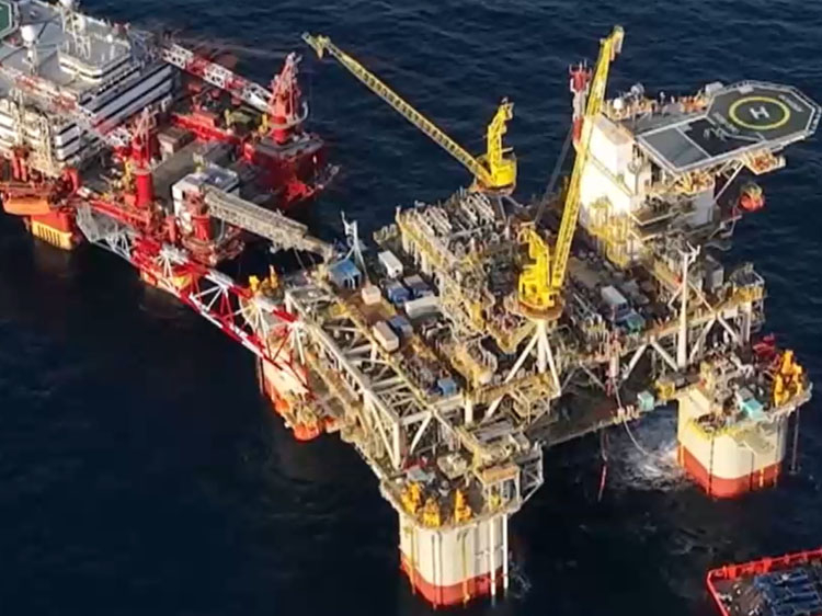 Full Measure: Inside The High-Tech New Drilling Platforms In The "Gulf ...
