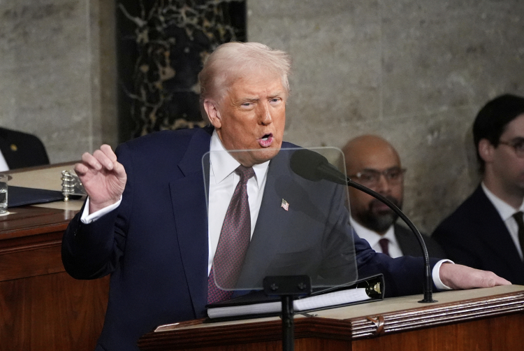 The Genius of Trump's Signature 'Weave' Speaking Style | RealClearPolitics