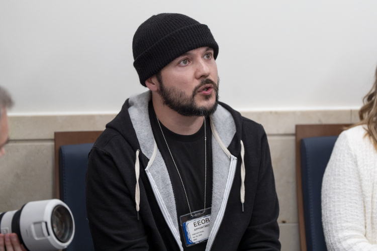 Tim Pool's First Question Humiliates White House Press Corps ...