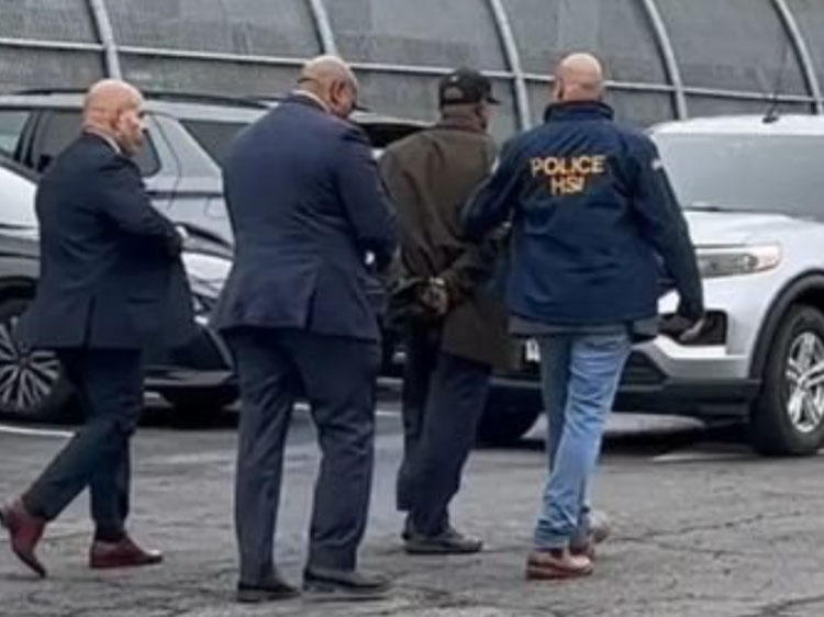 Newark Mayor Ras Baraka Arrested By DHS Trying To Inspect ICE Detention ...