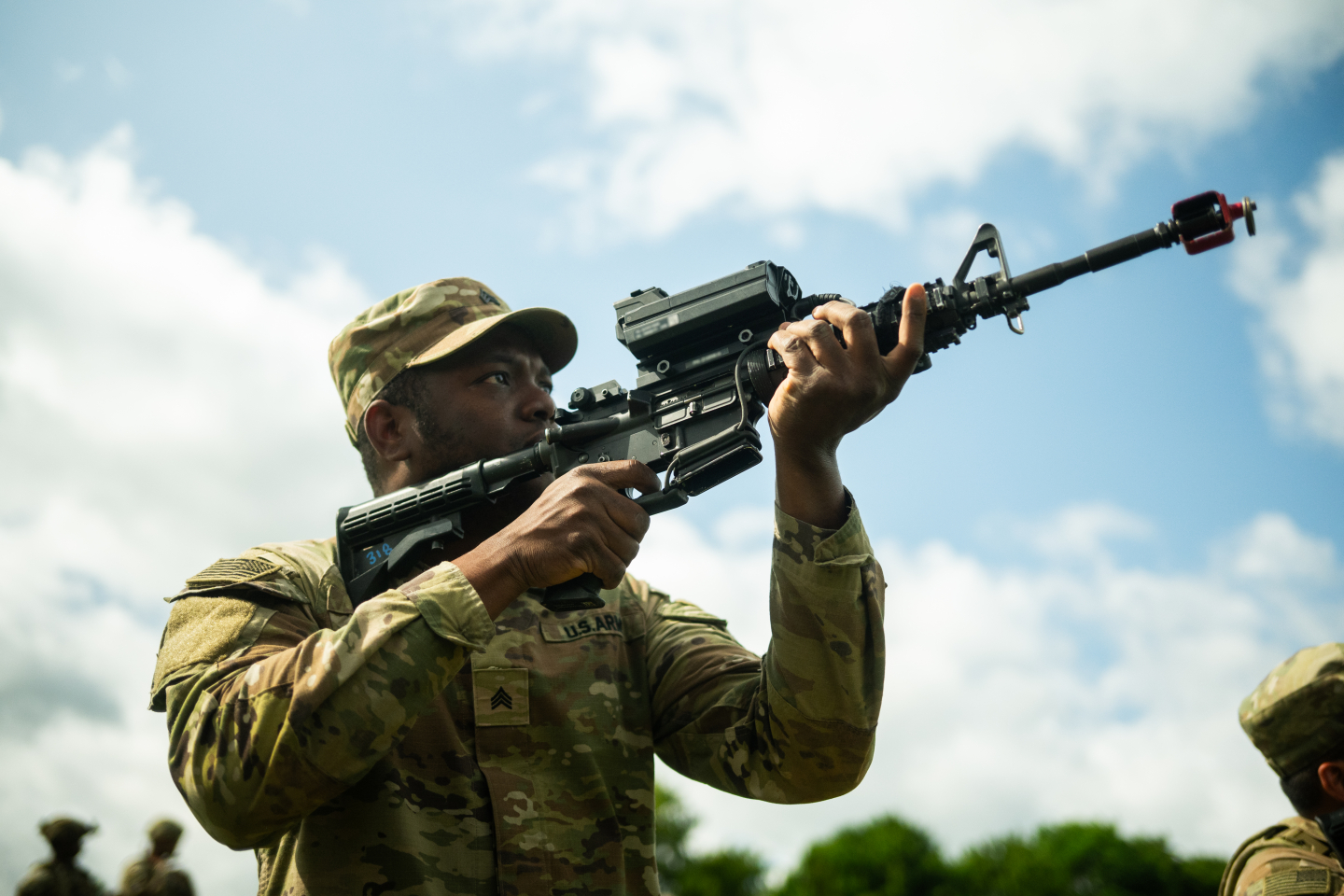 U.S. Army Integrates SMASH Smart Fire Control System on M4A1 ...