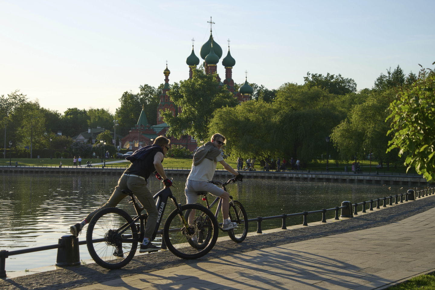 Why Cycling Is So Much More Efficient Than Walking and Running ...