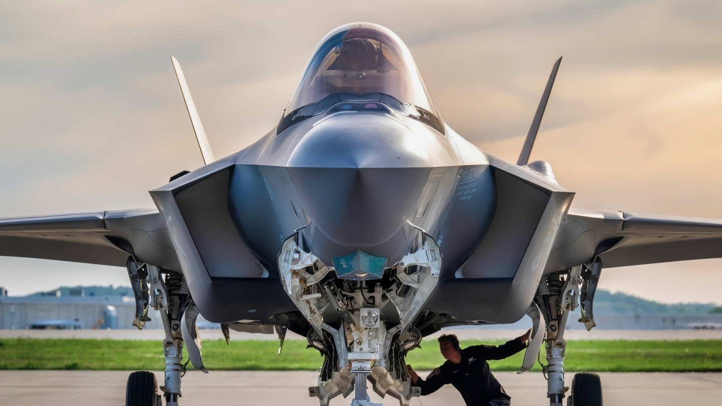 Boeing’s NGAD F-47 Fighter Might End Up With ‘Ferrari F-35’ DNA ...