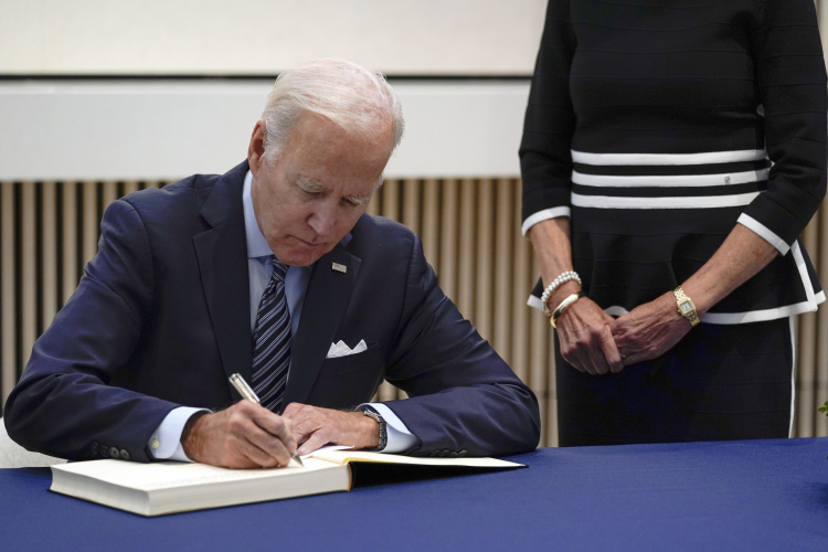 All the President's Signatures: Biden's Autopen Gamble | RealClearPolitics