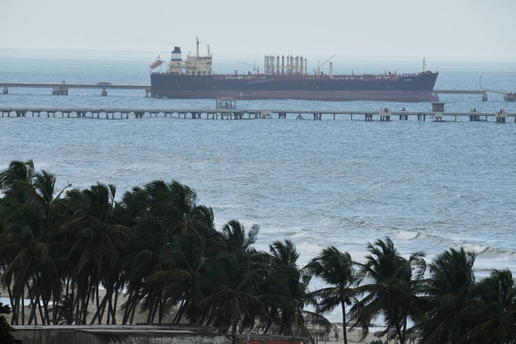 U.S. Targeting Oil Tankers in Bid To Stymie Global Black Market ...