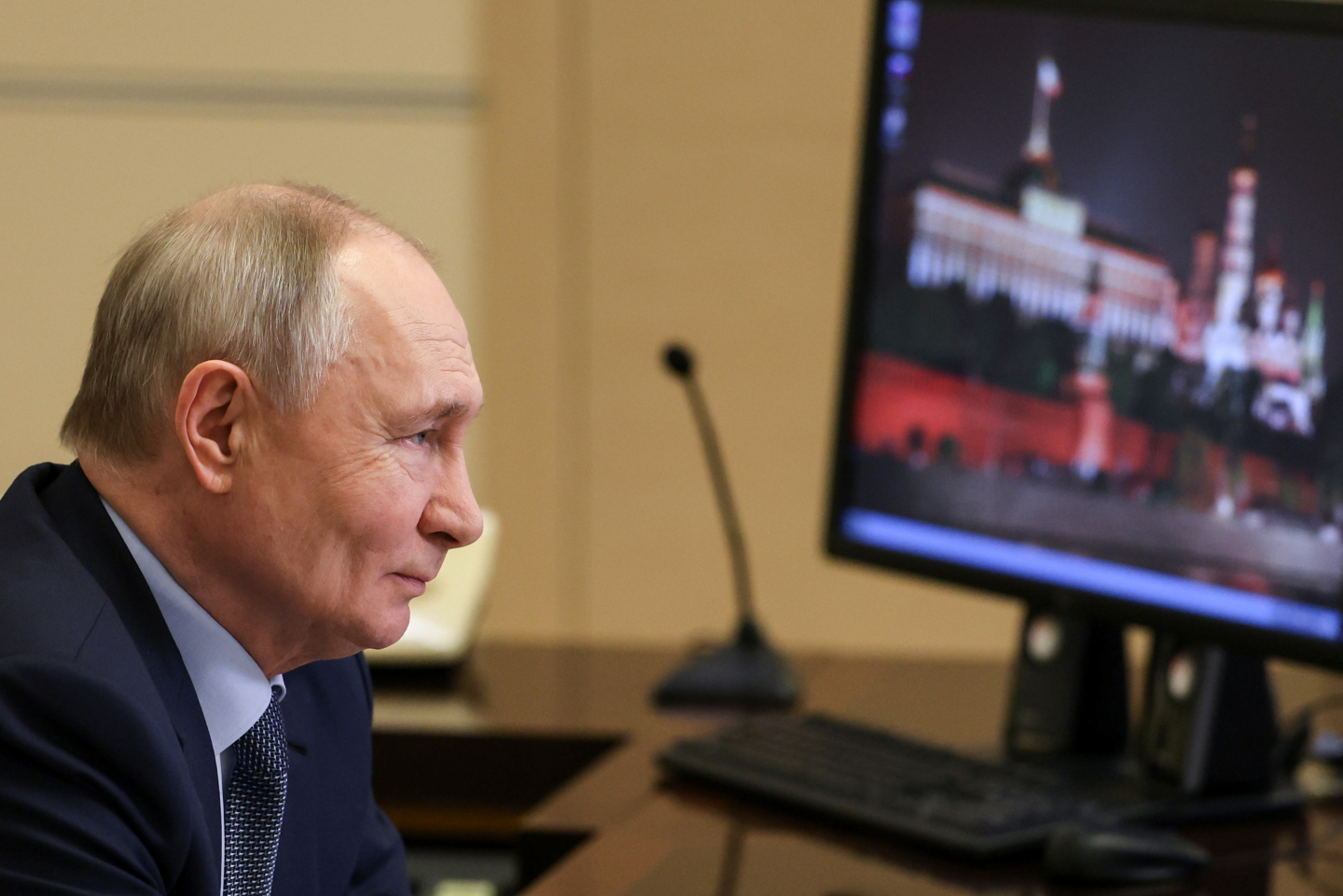 Putin Is in a Perilous Position. Nothing Is Going To Save Him ...